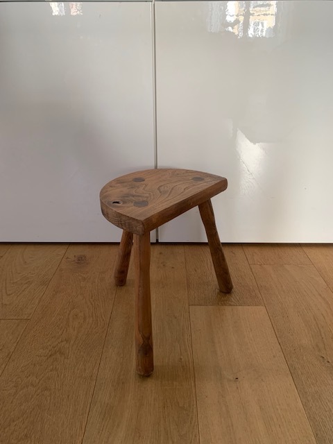 Tabouret tripode